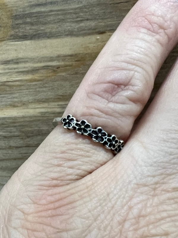 Small Flower Ring – Denims & Diamonds Boutique